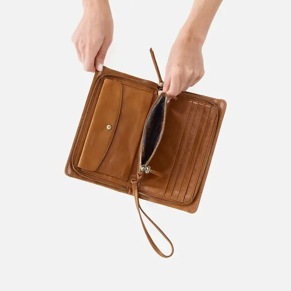 Hobo Evolve Wristlet Wallet - Truffle