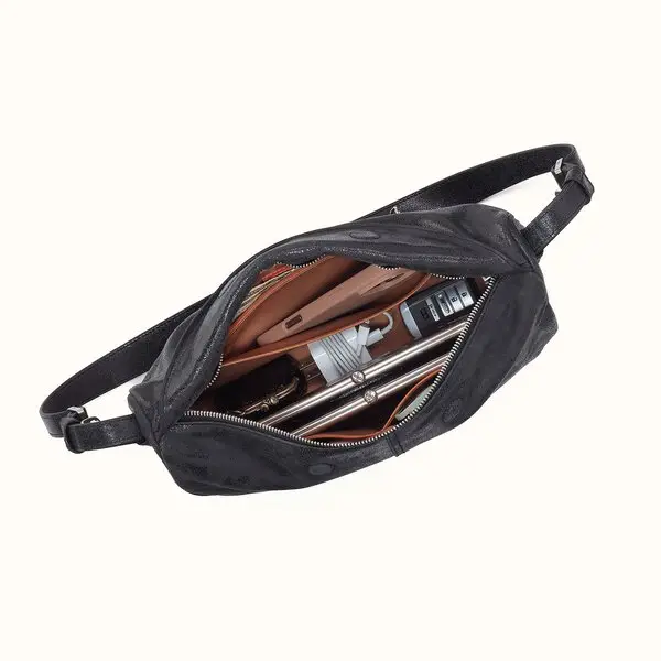 Hobo Contour Shoulder Crossbody - Black