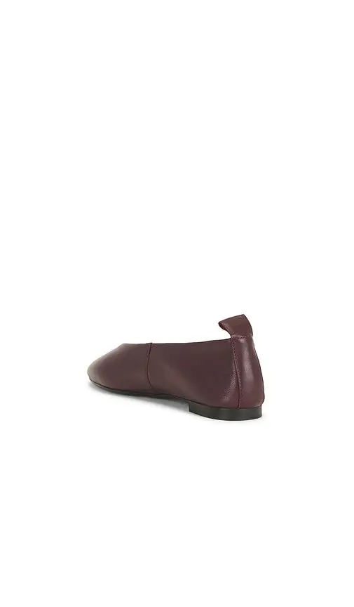 Steve Madden Swanky Flat In Burgundy