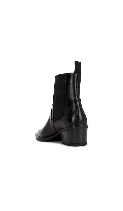 VAGABOND SHOEMAKERS Kelsey Chelsea Boot
