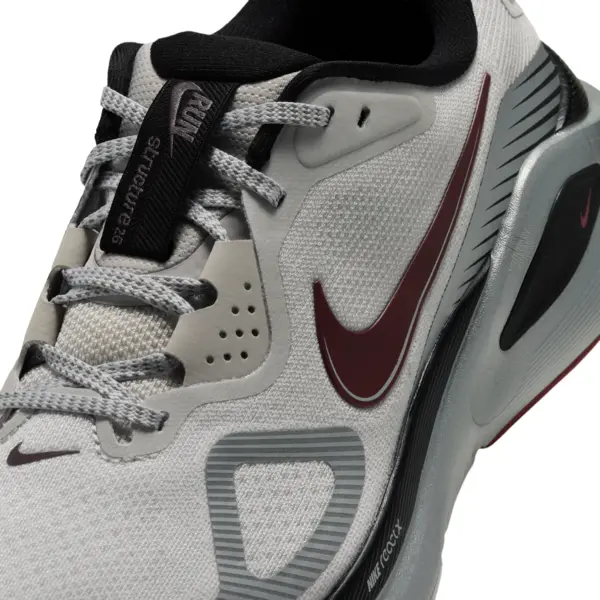 Nike Structure 26 Road Running Shoes