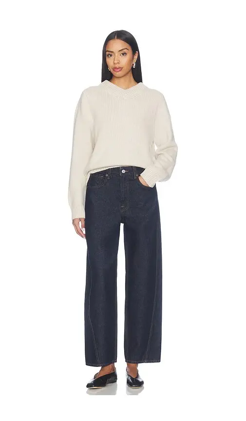 Soft Goat Chunky V-neck Sweater In Beige