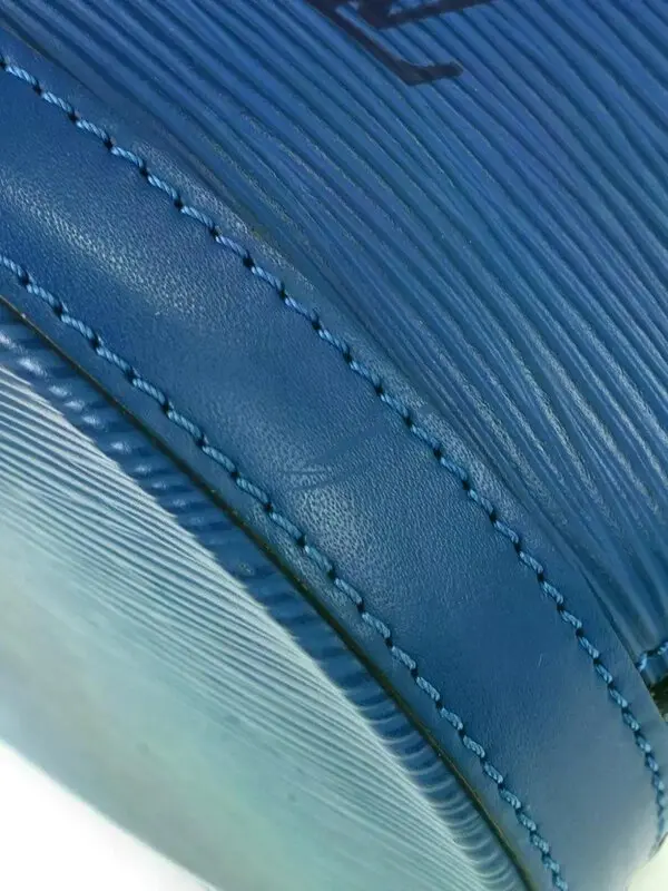 LOUIS VUITTON 1997 Cluny Epi Leather Bucket Bag