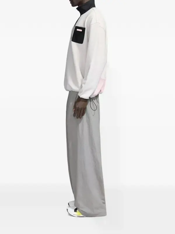 FLANEUR Badge Half-zip Sweatshirt