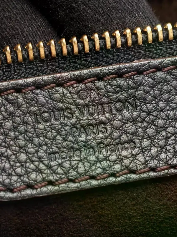 LOUIS VUITTON 2011 Monogram Mahina L Hobo Bag