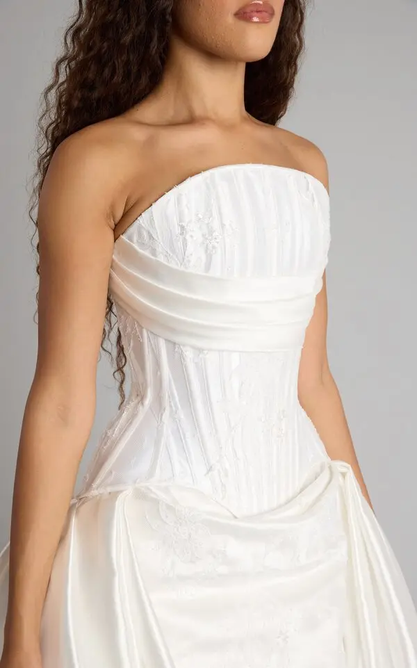 WIEDERHOEFT Embroidered Vienna Lace Top