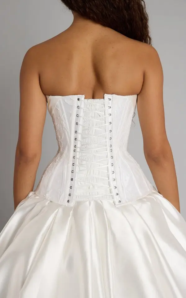 WIEDERHOEFT Embroidered Vienna Lace Top
