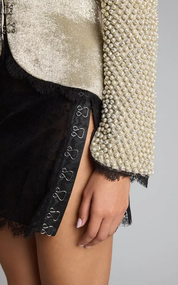 WIEDERHOEFT Hook & Eye Chantilly Lace Mini Skirt