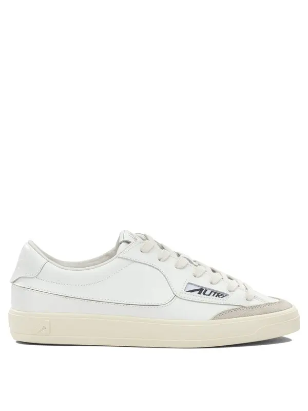 AUTRY Low Top Sneaker With Personalized Fabric Pouch - White