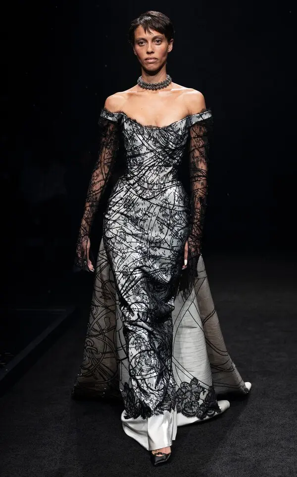 WIEDERHOEFT Train-back Chantilly Lace Maxi Skirt