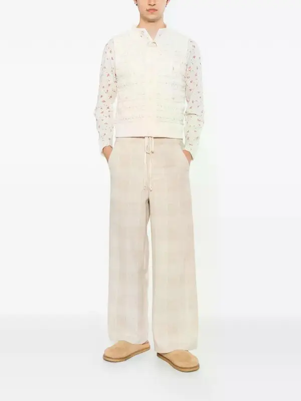 YOUNG N SANG Button-up Sleeveless Cardigan