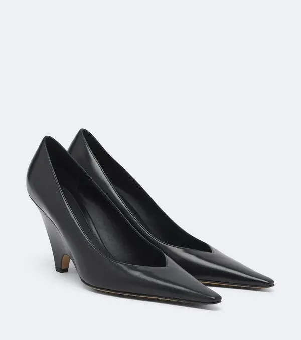Bottega Veneta Adut Leather Pumps - Black
