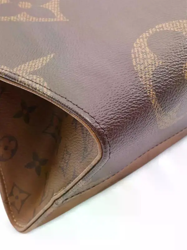 LOUIS VUITTON Gm On-the-go Monogram Tote Bag