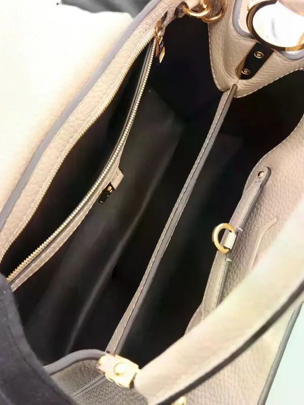 LOUIS VUITTON 2017 Pm Capucines Tote Bag