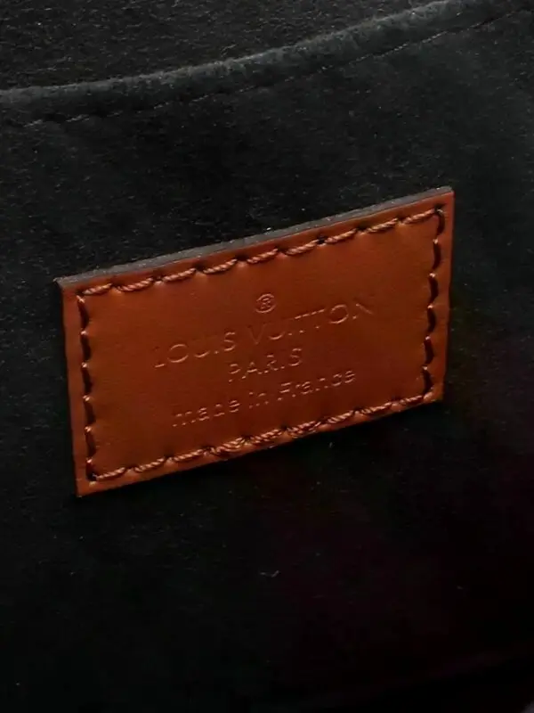 LOUIS VUITTON 2021s Mm Dauphine Shoulder Bag