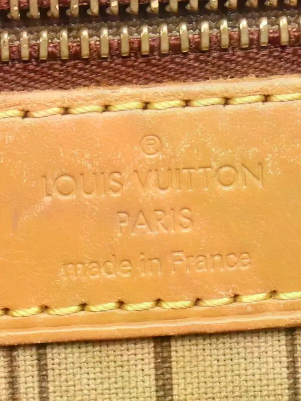 LOUIS VUITTON Neverfull Mm Monogram Patterned Tote Bag