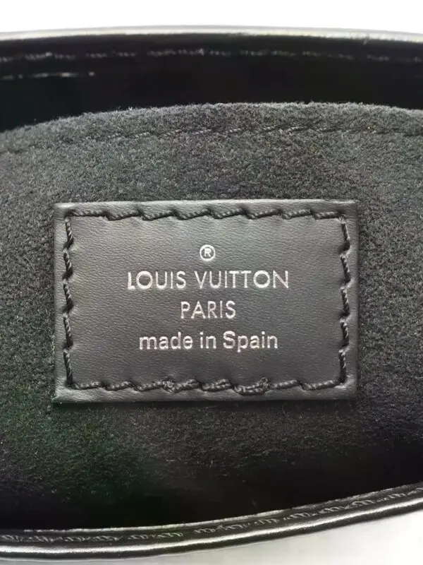 LOUIS VUITTON 2020 Petit Sac Plat Handbag