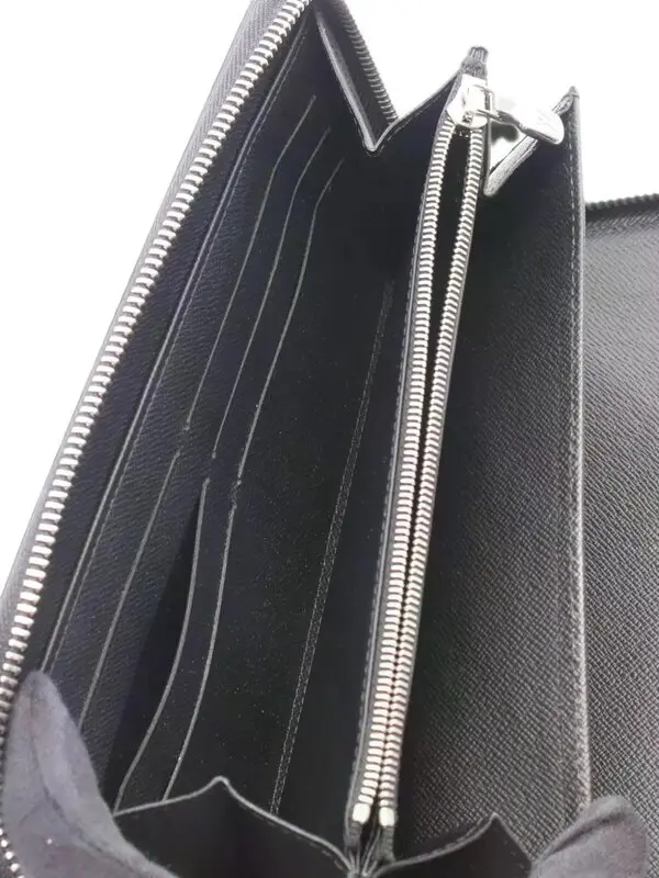 LOUIS VUITTON 2019 Zippy Organizer Taiga Wallet