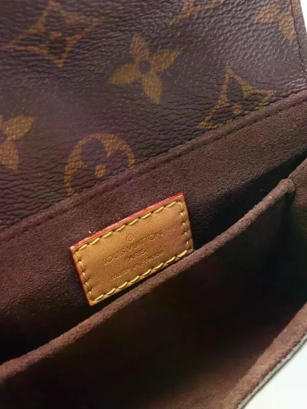 LOUIS VUITTON 2021 Micro Metis Tote Bag