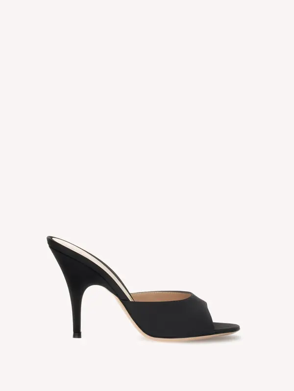 GIANVITO ROSSI Sofia Mule 95