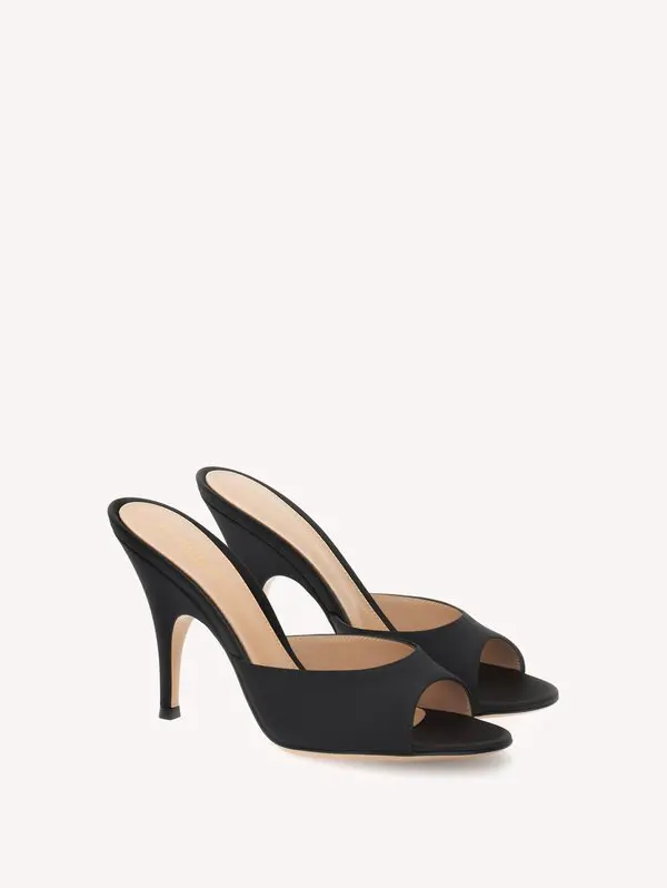 GIANVITO ROSSI Sofia Mule 95
