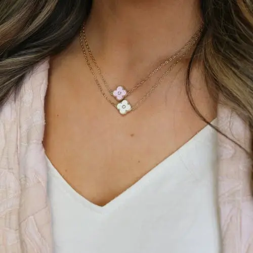 BOWOOD LANE Arden Clover Necklace - Ivory