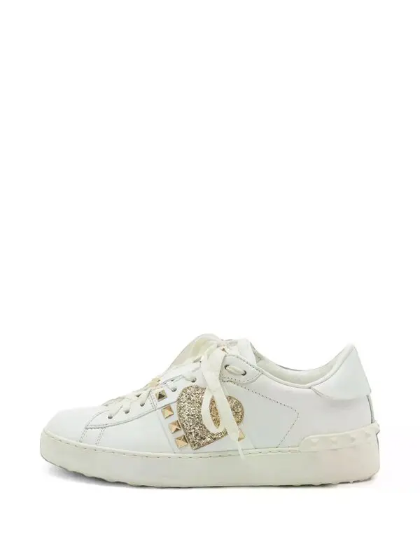Valentino Garavani Rockstud Heart-patch Sneakers - White