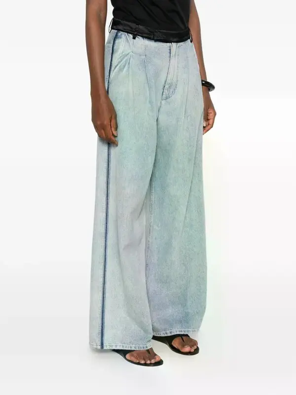 FORTE_FORTE Pleated Side-stripe Jeans