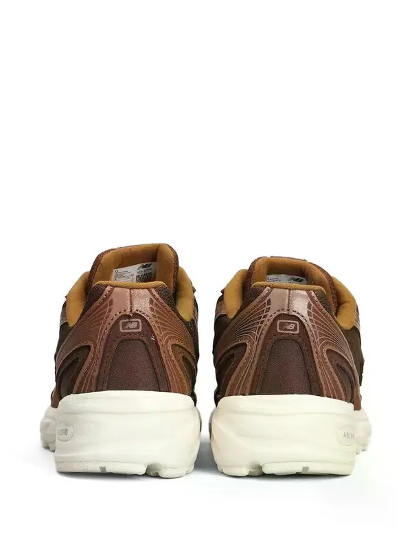 NEW BALANCE Panelled Low-top Sneakers - Brown