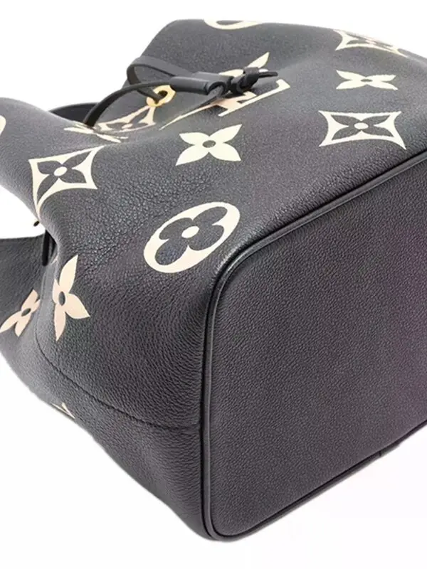 LOUIS VUITTON 2021 Monogram Giant Bicolor Empreinte Neonoe Mm Bucket Bag
