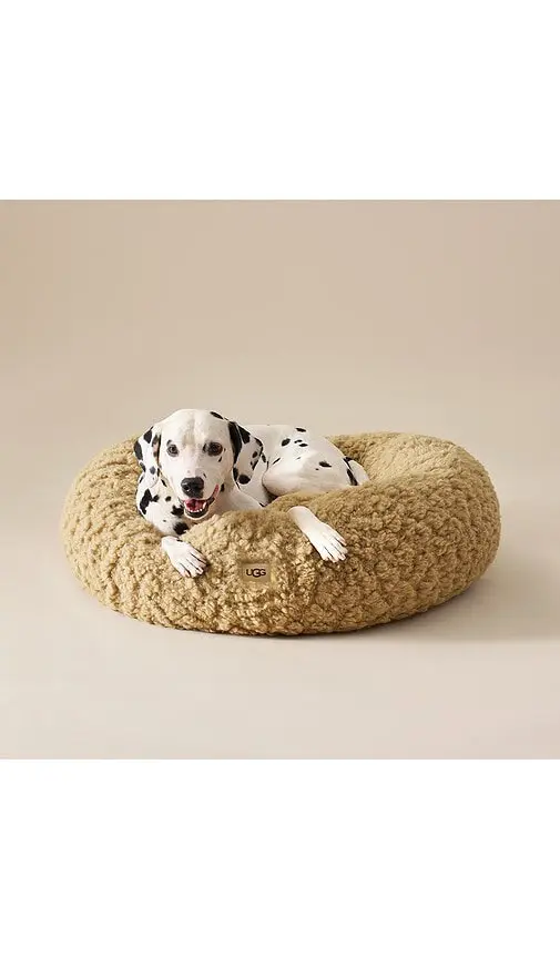 UGG HOME Medium Shira Pet Bed In Beige