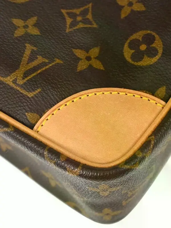 LOUIS VUITTON Monogram Trocadero 30 Crossbody Bag