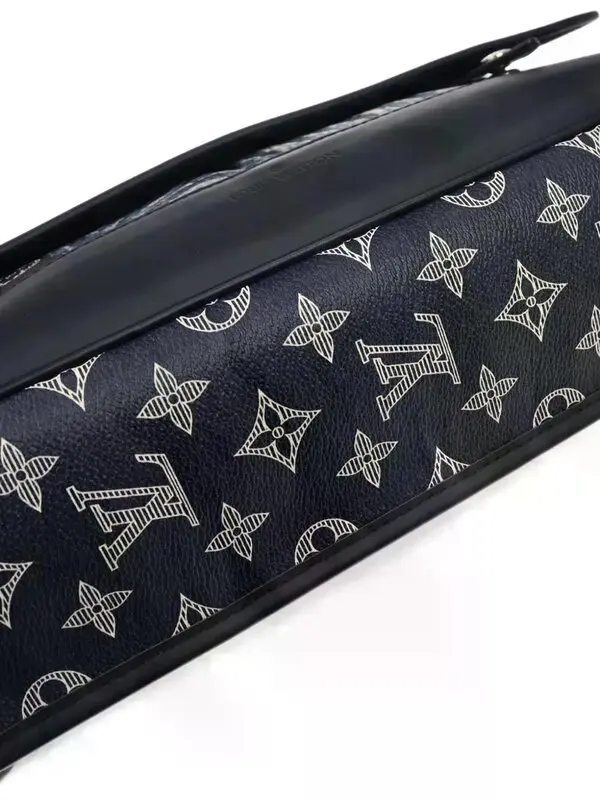 LOUIS VUITTON Monogram Savannah Logo-pattern Messenger Bag
