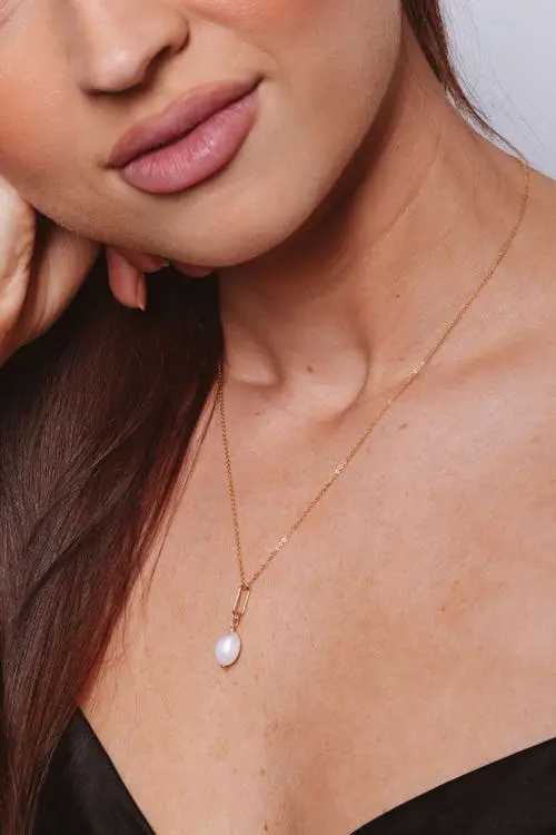 SET & STONES Sadie Pearl Necklace