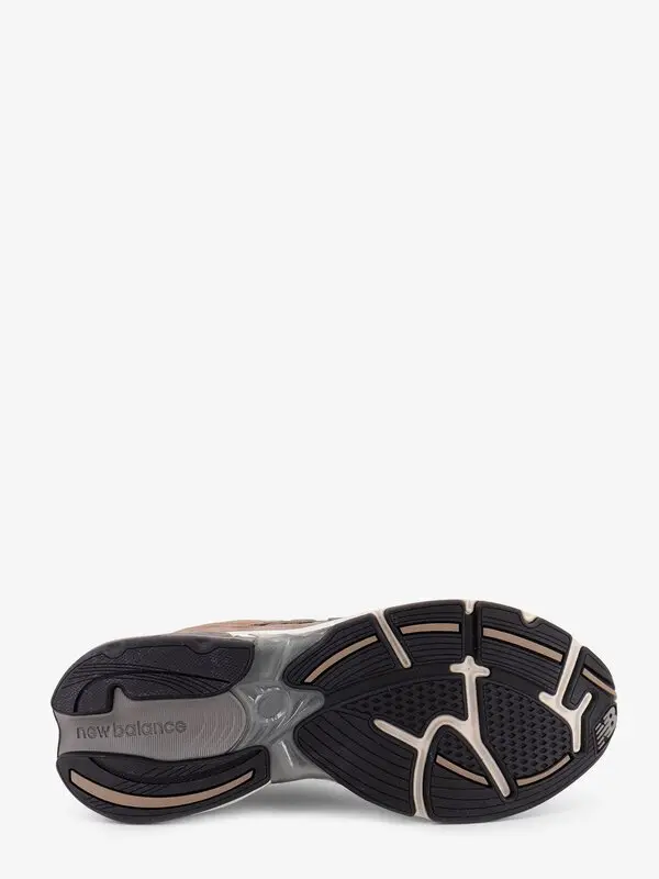 NEW BALANCE U2010 Leather Sneakers