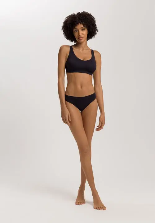 Hanro Invisible Touch Microfiber Seamless Thong - Black