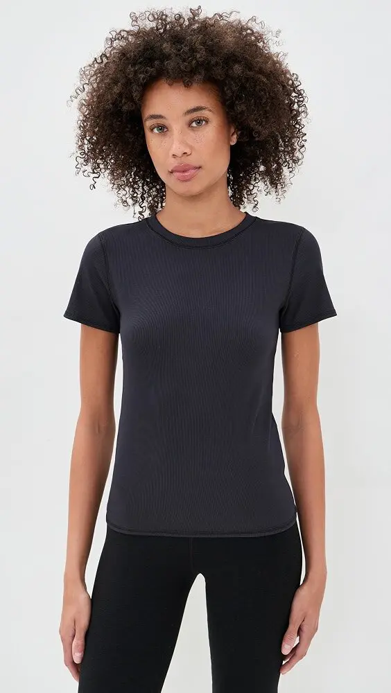 Vuori Pose Fitted Tee 2.0