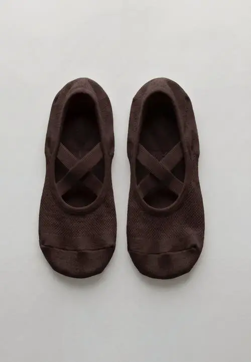 SISTERLY TRIBE Pilates Grip Socks - Espresso