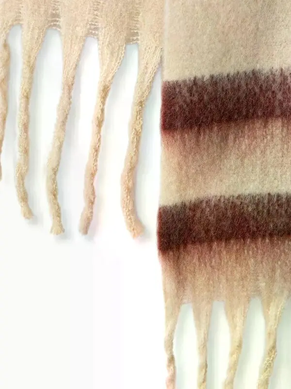 Barbour Isla Tartan Boucle Scarf - Neutrals