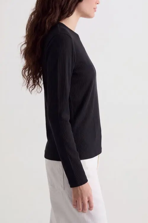 MENINA STEP Fitted Ribbed Long Sleeve Crewneck T-shirt