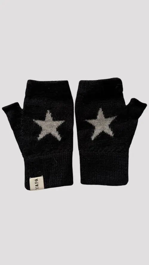 YAPA Star Mittens - Black
