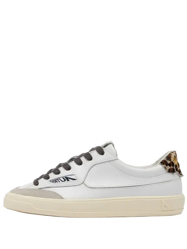 AUTRY Contrast Heel Low-top Sneakers