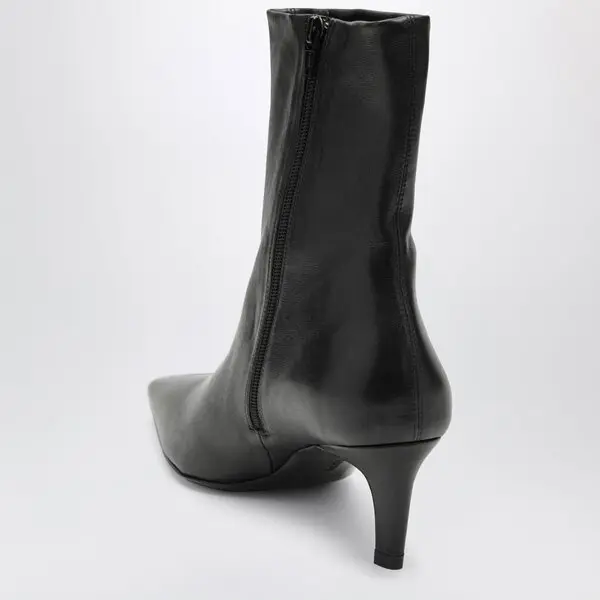 JUDE Cave Ankle Boots In Leather - Black