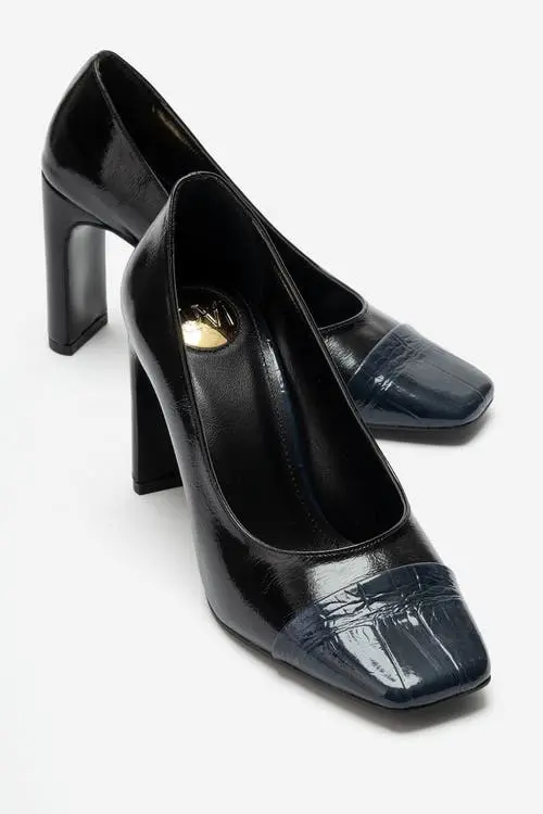 PROLOGUE SHOES Bans Block Heel Pump - Black