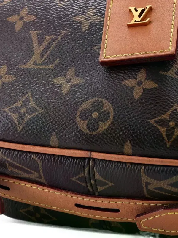 LOUIS VUITTON Boite Chapeau Souple Bag Monogram Canvas Mm Shoulder Bag