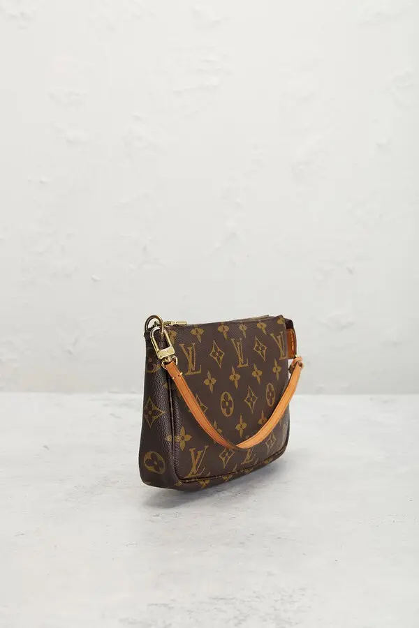 LOUIS VUITTON Monogram Pochette Accessoires Shoulder Bag