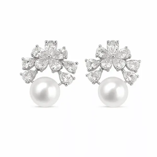 ANGEL BAROCCO Freshwater Pearl Floral Cluster Stud Earrings - Silver
