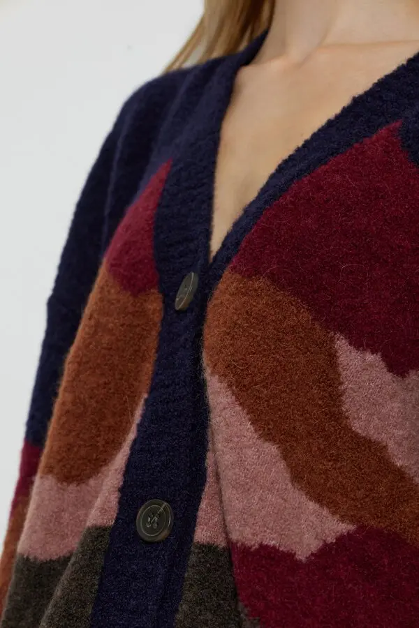 AKEP V-neck Cardigan