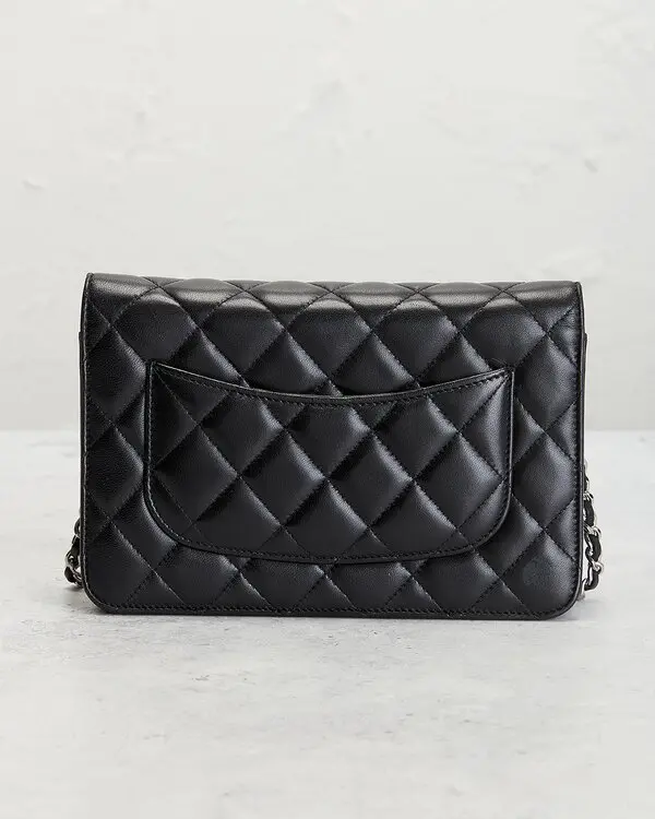 FWRD RENEW Chanel Lambskin Classic Wallet On Chain