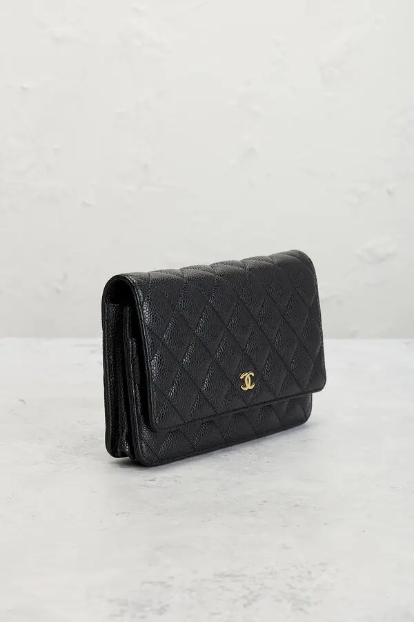 Chanel Caviar Classic Wallet On Chain
